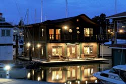 Home [www.westbayfloathomes.ca]